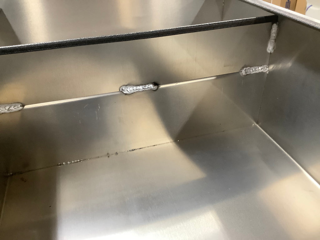 Outlet Cross Bin 13 – DiamondBack Covers